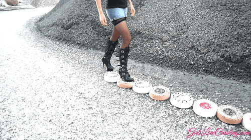 Alesia 16 - Crushing 10 Cakes: GirlsLoveCrushing.com