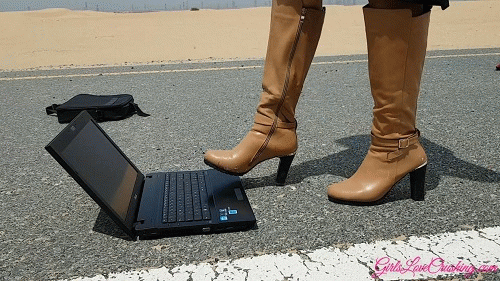 Anastasija 38 - Laptop under Boots: GirlsLoveCrushing.com