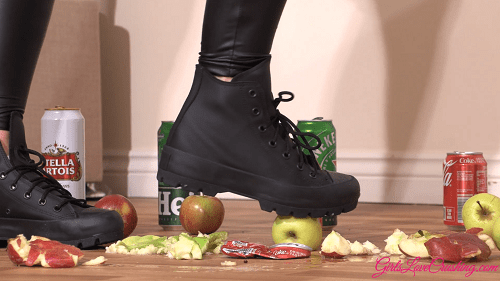 Char 4 - Crushing Apples & Cans (Close-up): GirlsLoveCrushing.com