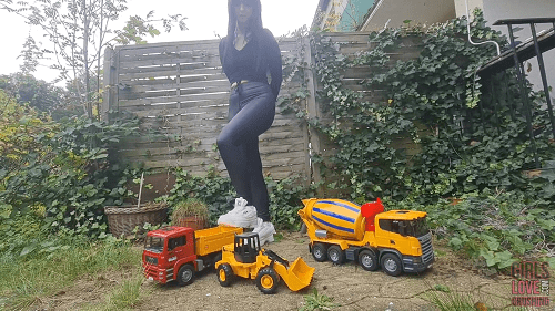 Anastasija 33 - Car Crush Challenge I: GirlsLoveCrushing.com