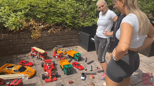 Videos: GirlsLoveCrushing.com