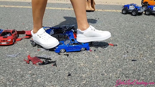 Anastasija 33 - Car Crush Challenge I: GirlsLoveCrushing.com