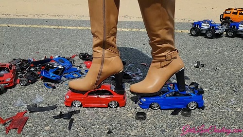 Anastasija 33 - Car Crush Challenge I: GirlsLoveCrushing.com