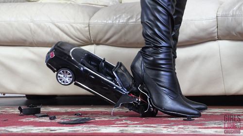 Roxy 1 - Crushing Friend's Toy Car (Close-up): GirlsLoveCrushing.com